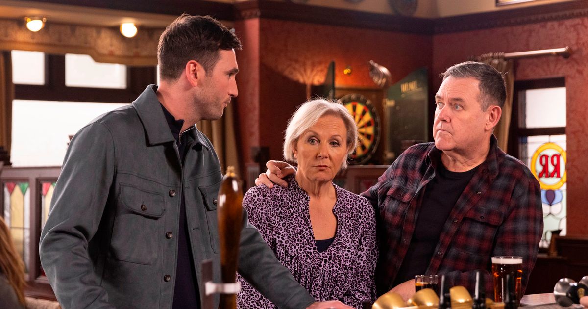 Forbidden Flings & Family Feuds? Corrie's Kit Sparks Chaos with Sarah ...