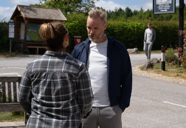 Very EMOTIONAL News!!! Emmerdale star hints at when Ray story will end ...